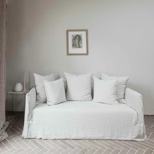 GHOST 10 Sofa – Ergonomia Furniture