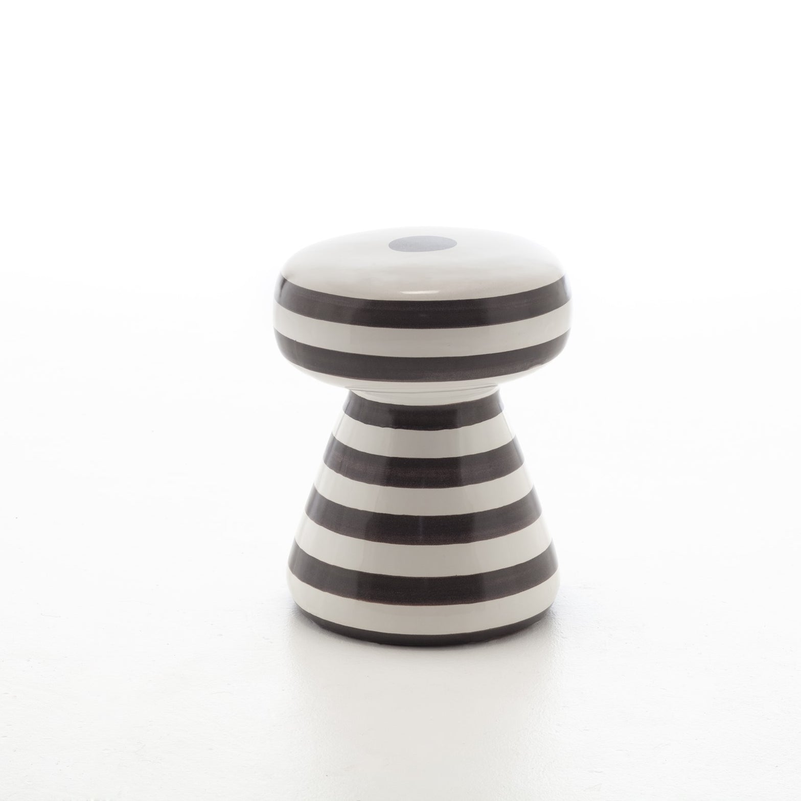 Inout Side table (champagne cork) – Ergonomia Furniture
