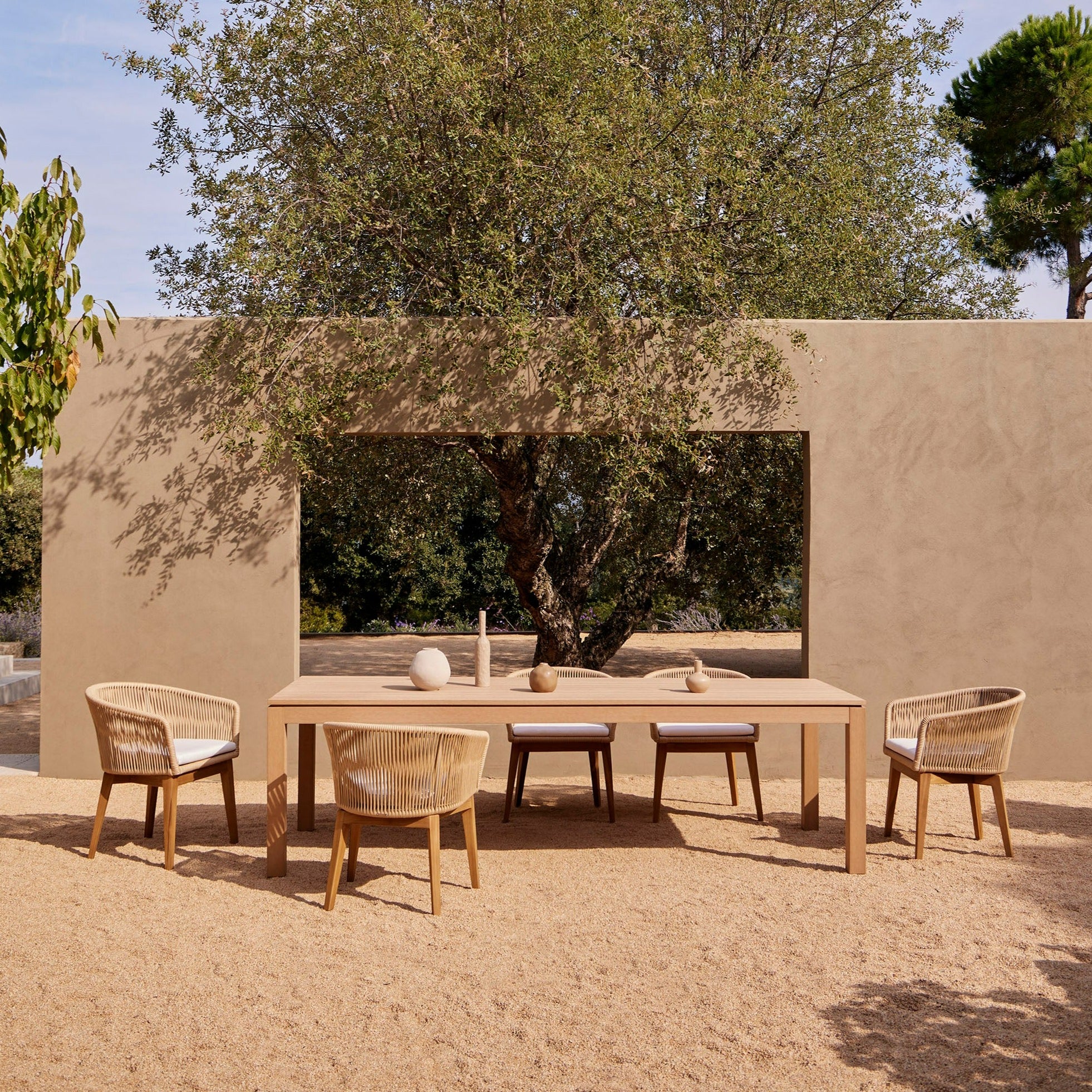 Outdoor Dining Tables – Ergonomia Furniture