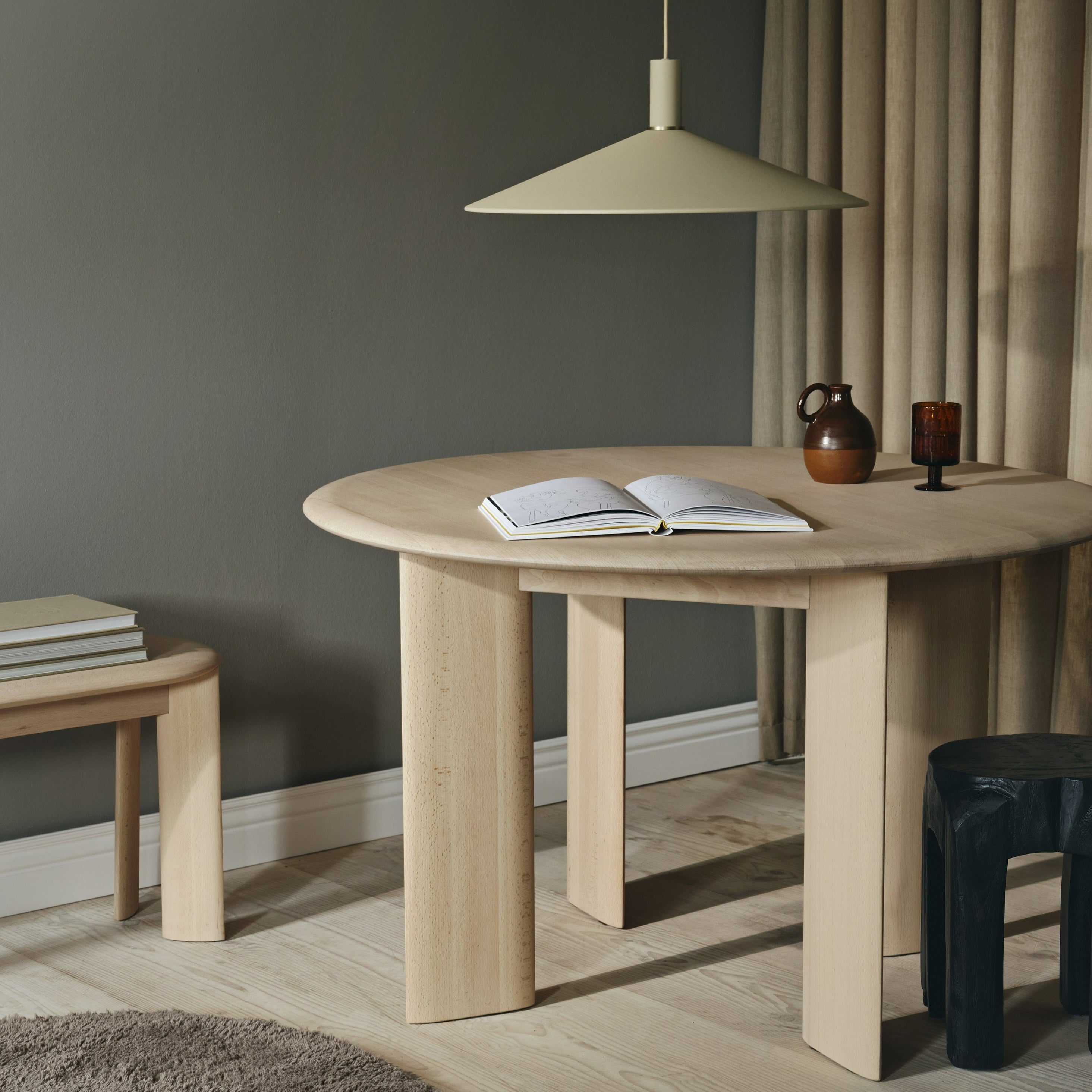 Bevel Table - Round Ø117 – Ergonomia Furniture