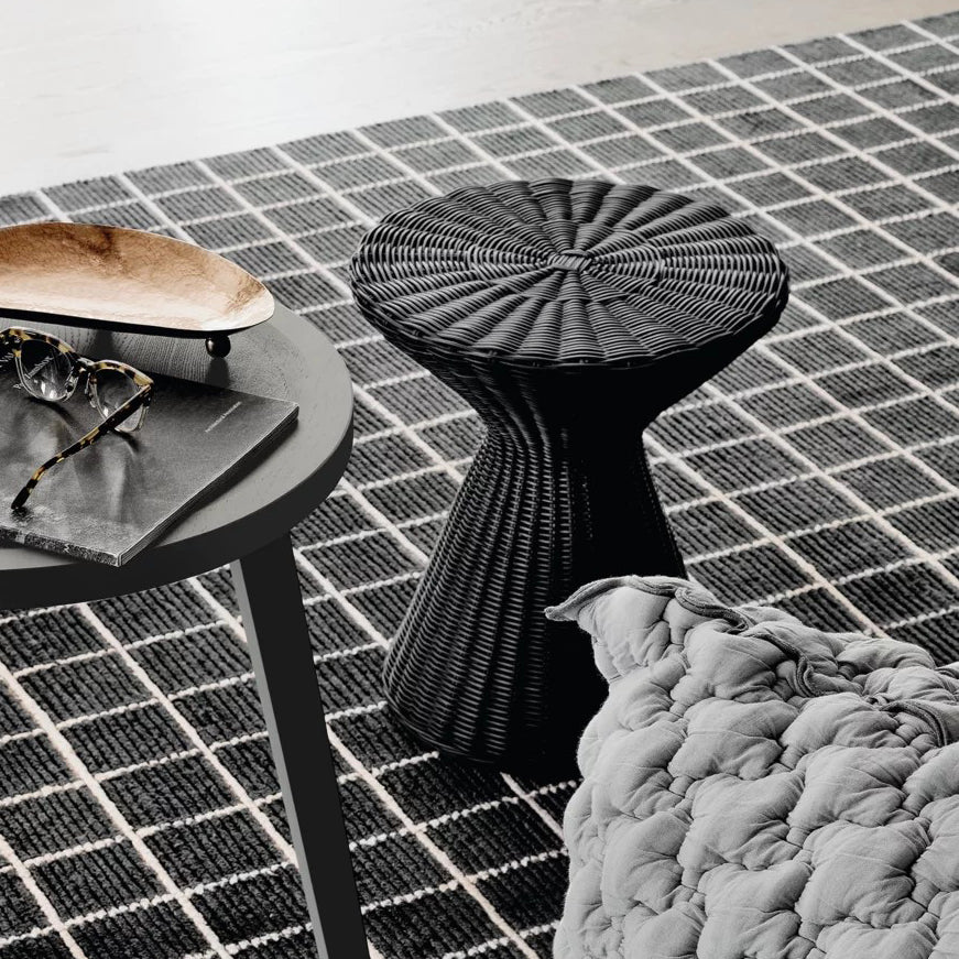 BOLLA Side Table – Ergonomia Furniture