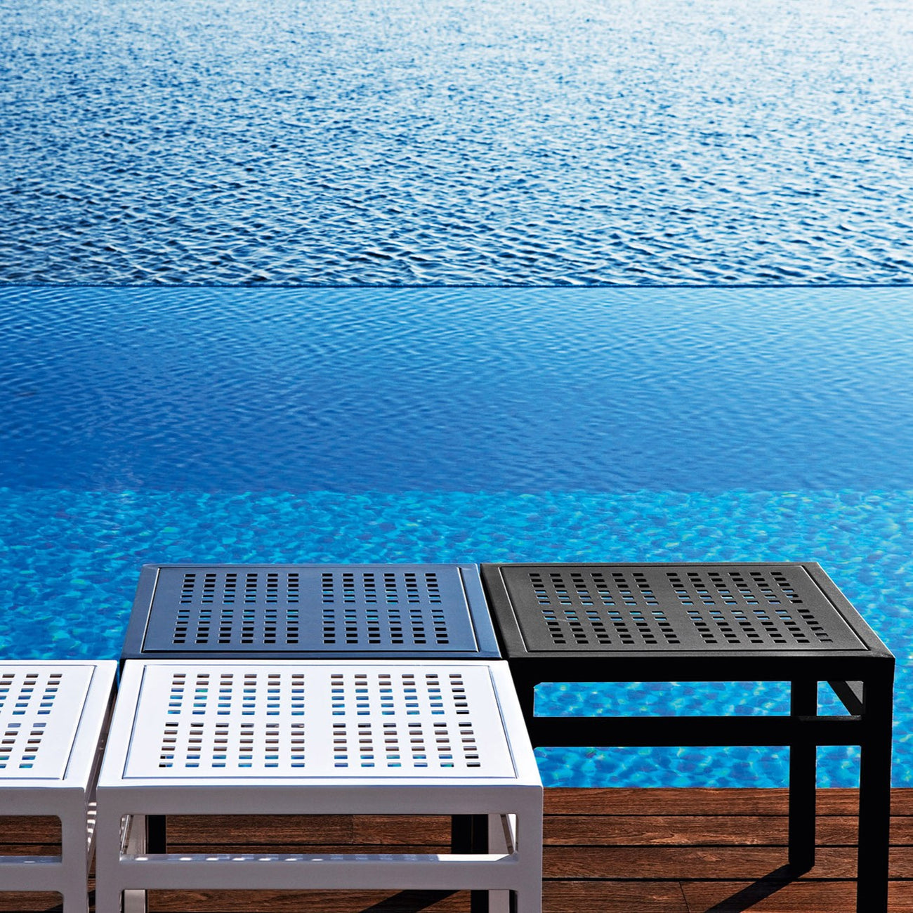 VICTOR Side Table from Varaschin - Contract Quality Outdoor – Ergonomia ...