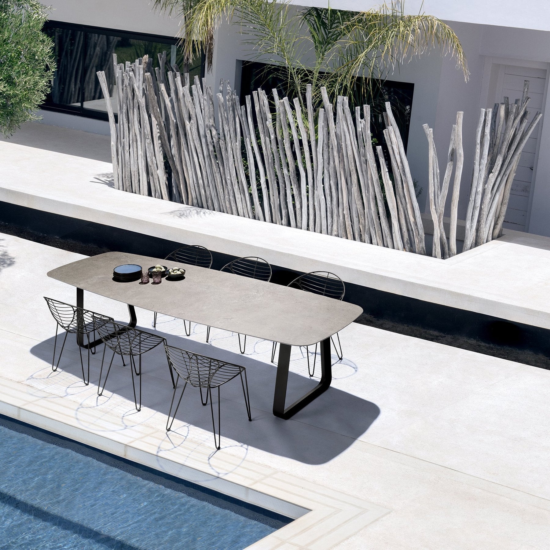 Dining Tables – Ergonomia Furniture