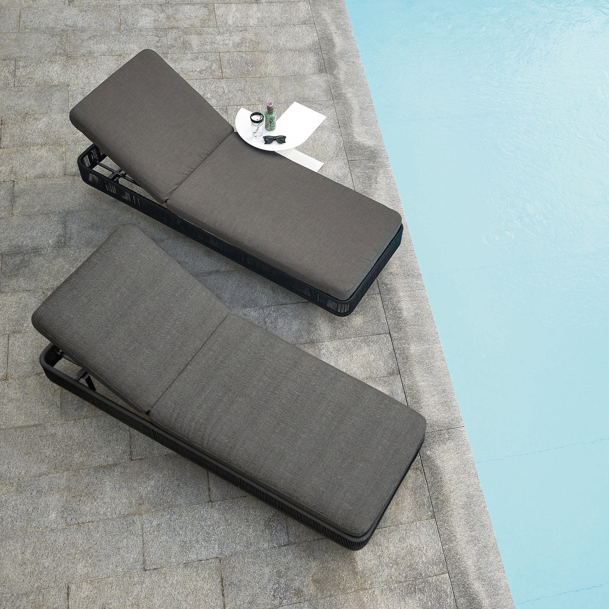 Chaise Lounges – Ergonomia Furniture