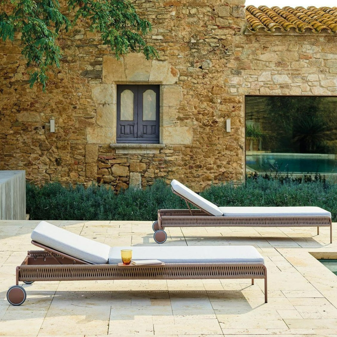 Chaise Lounges – Ergonomia Furniture