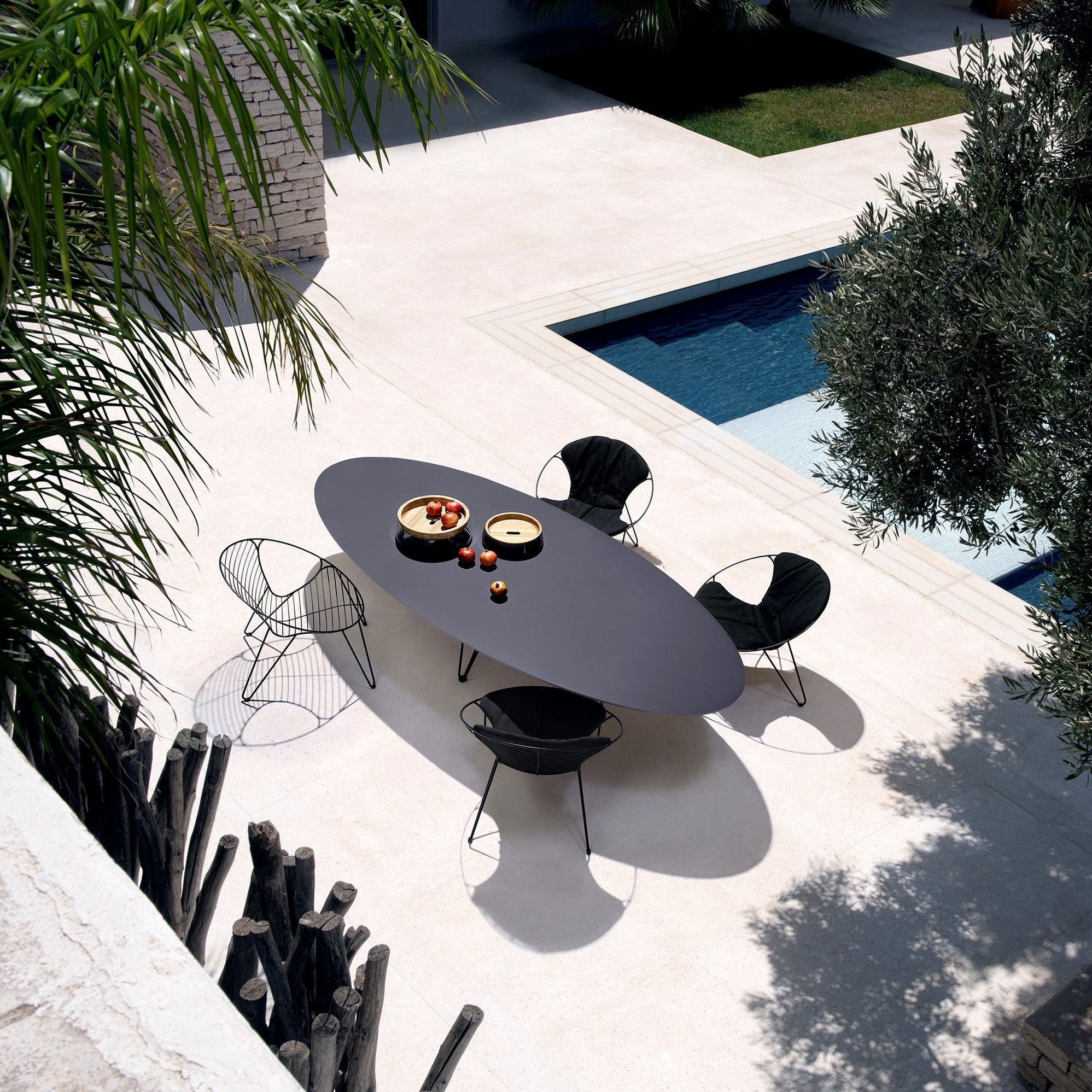 JOLI WIRE Outdoor Dining Table - Commercial Quality Outdoor Dining ...